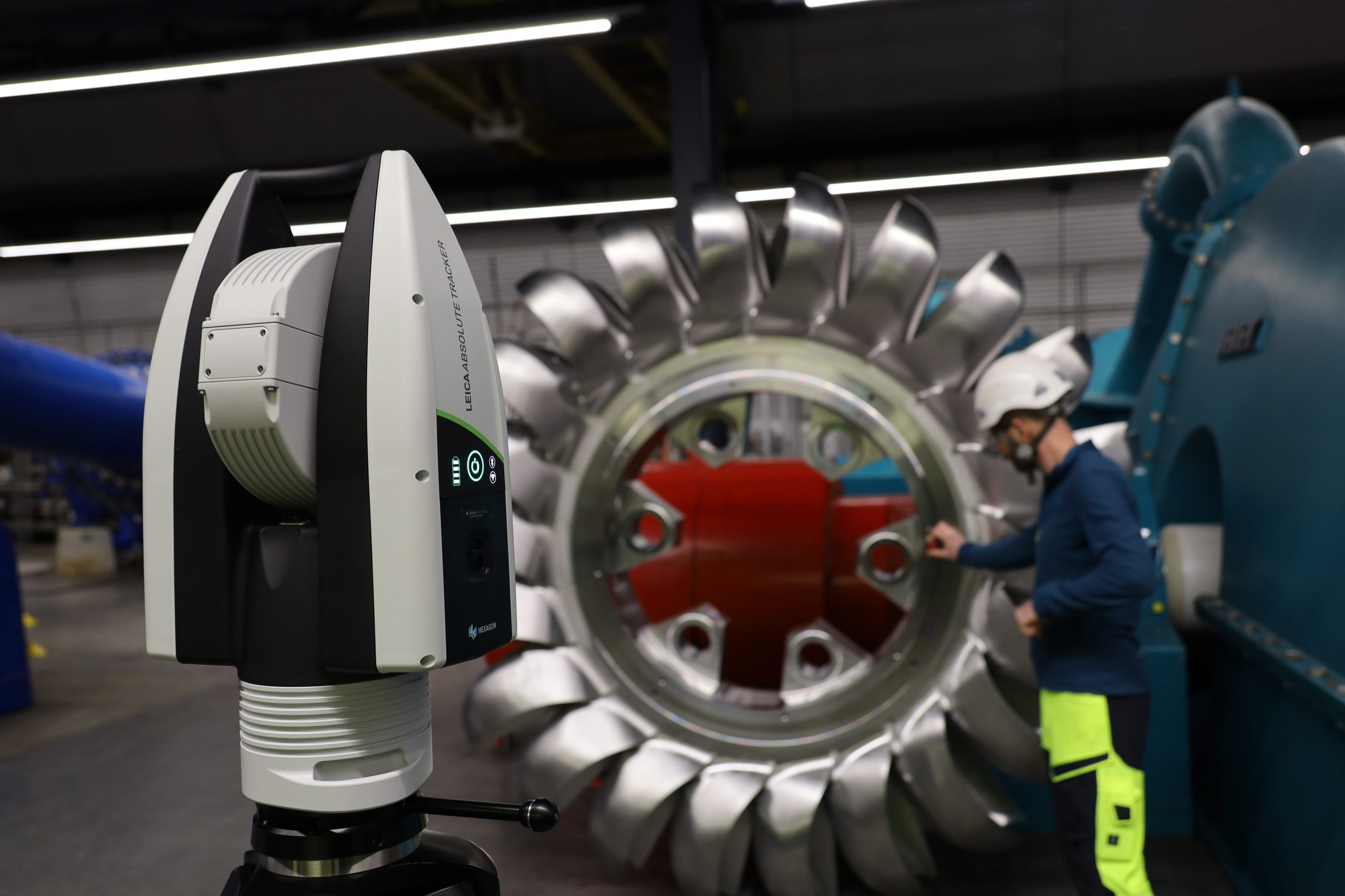 Hexagon Announces Launch of Portable 3D Laser Tracker System | MEM Magazine