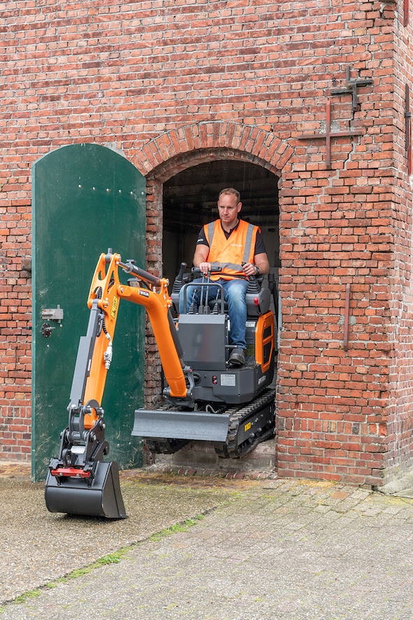 DEVELON new DX10Z-7 1 tonne zero tail swing mini-excavator